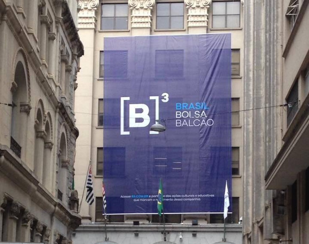Lucro e receita da B3 (B3SA3) recuam no 4° tri, enquanto despesas crescem