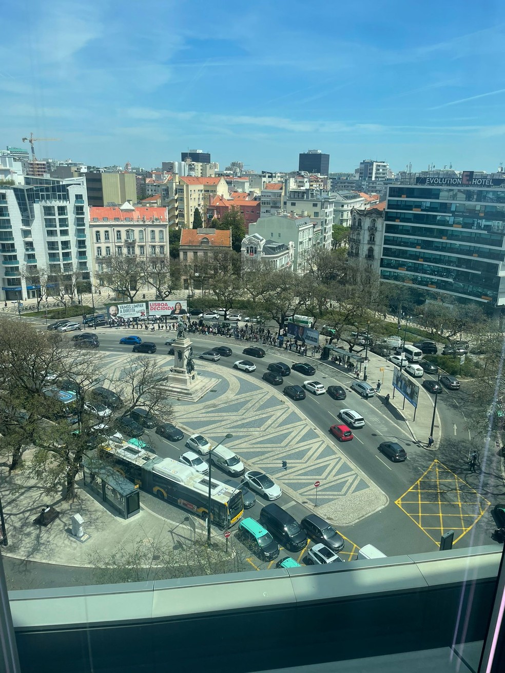 Falha de energia na Europa causa acidentes, falhas no metrô e cancela voos