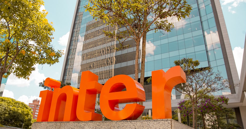 Banco Inter (INBR32) lucra R$ 29 milhões no 4º trimestre ante prejuízo ...