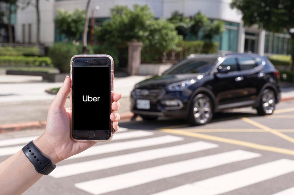 Parceria entre Uber e Livelo começa a valer; entenda como acumular pontos