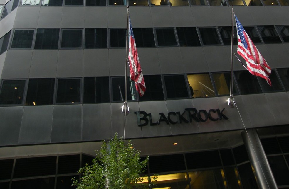 Lucro da BlackRock cai 30% no 2º trimestre | Internacional e ...