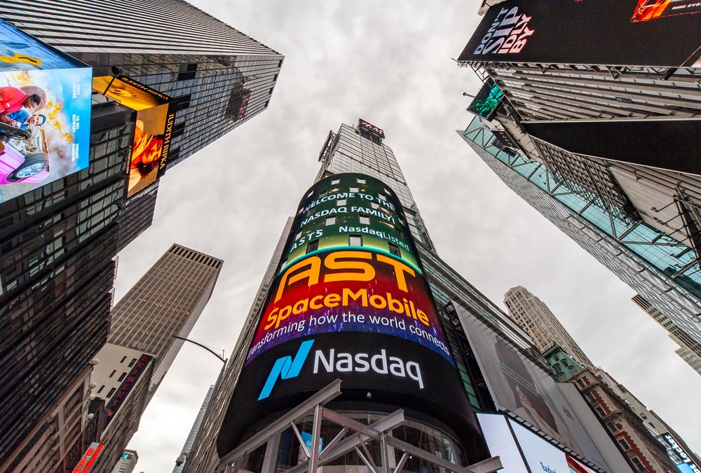 Nasdaq atinge máxima histórica antes de resultados das grandes empresas ...