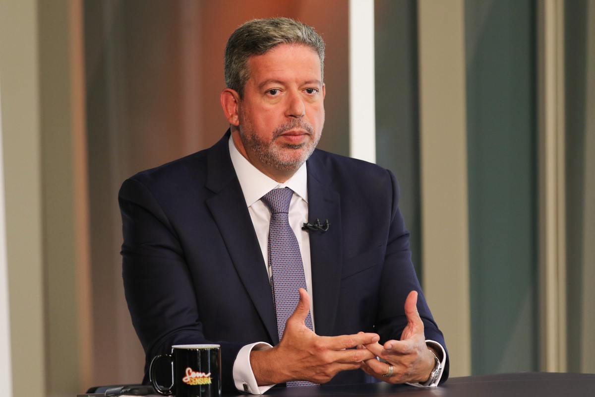 Arthur Lira é reeleito para a presidência da Câmara dos Deputados ...