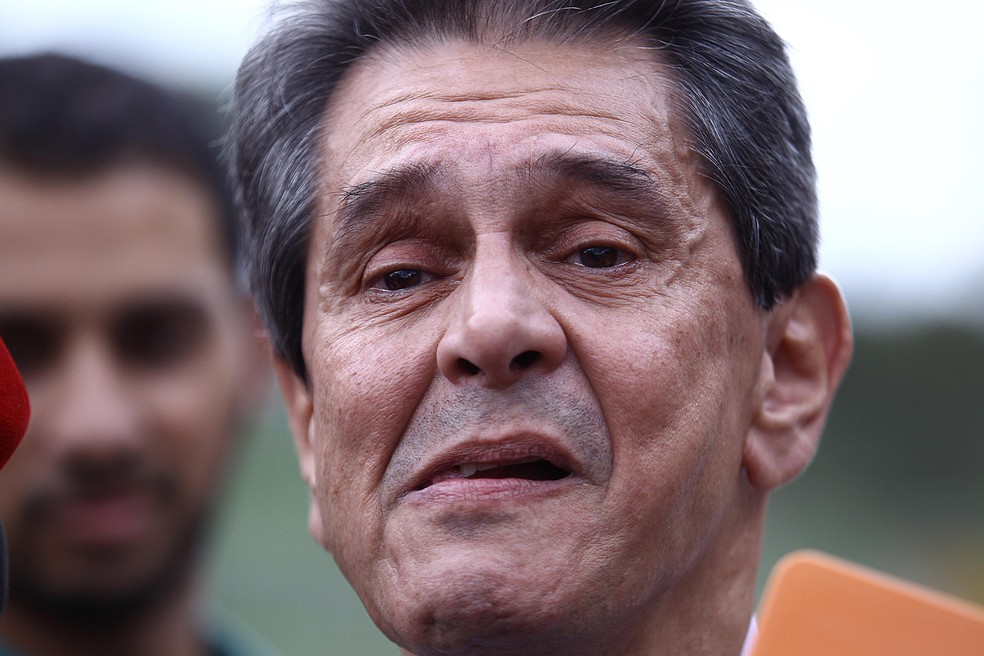 Aliados de Bolsonaro criticam e oposição celebra prisão de Roberto ...