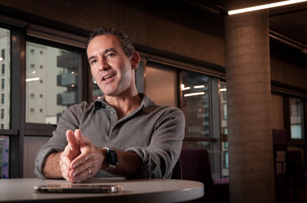 David Vélez, fundador do Nubank, vende 3% da sua fatia no banco | Empresas | Valor Investe