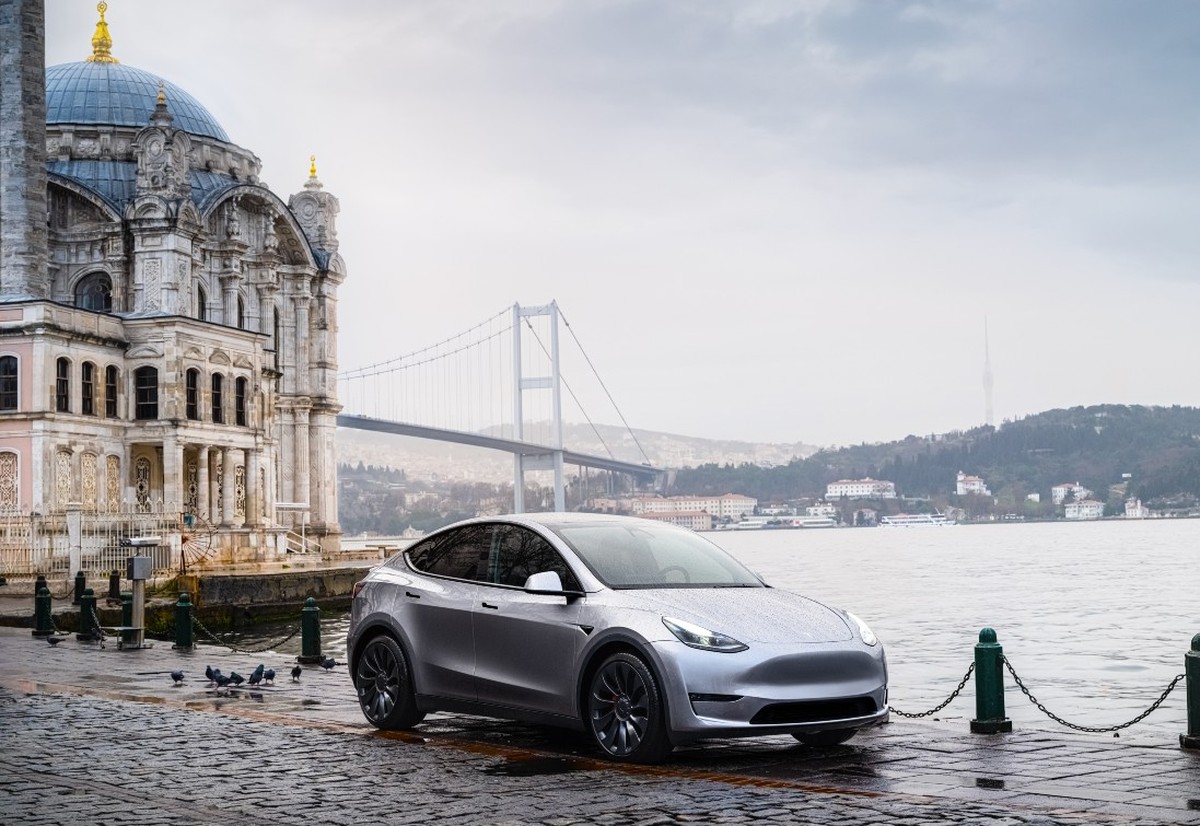 Tesla entrega mais veículos no 2º tri e supera expectativas; ações ...