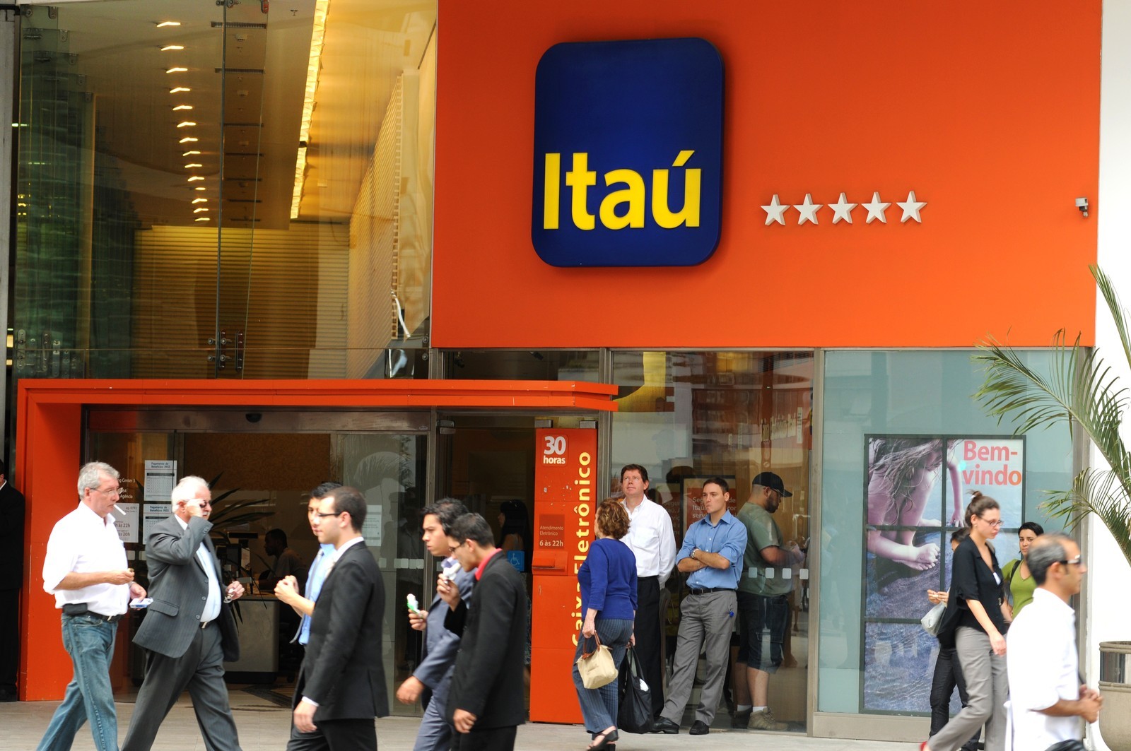 Itaú (ITUB4): como ficam as ações após acusações contra Broedel, ex-CFO