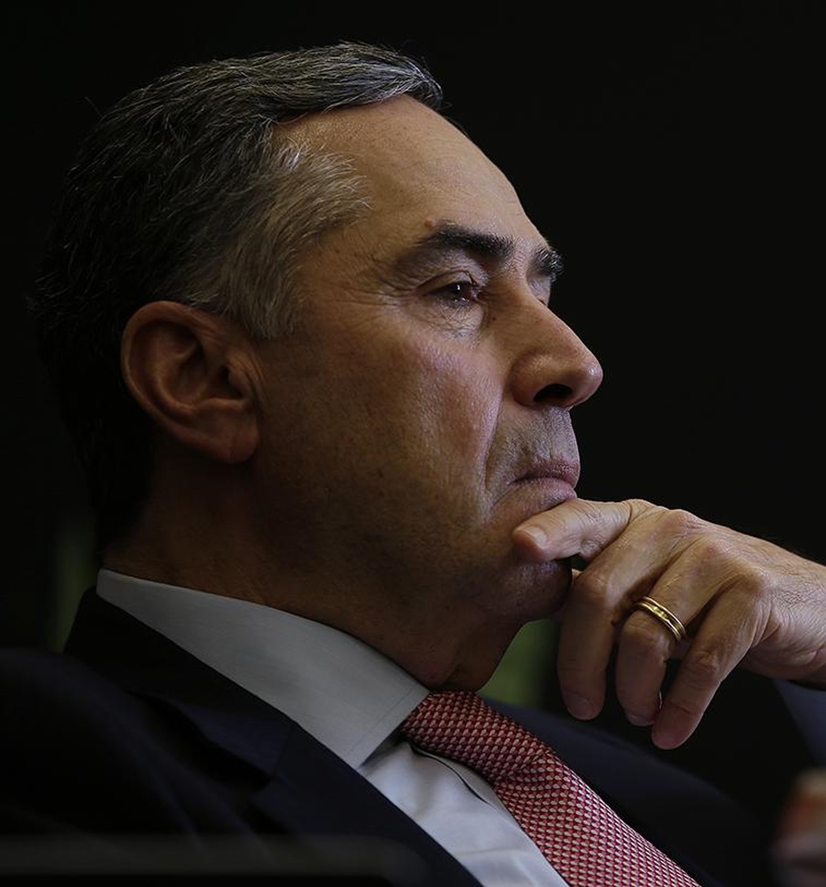 Estamos empenhados em viabilizar uma solução para o piso da enfermagem ...