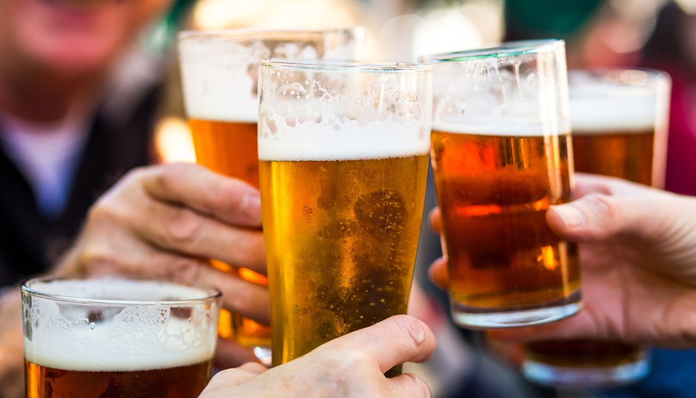 Dia da Cerveja: nível histórico de consumo no Brasil; vale a pena ...