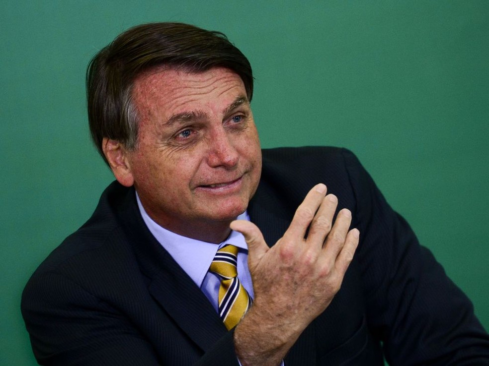 Bolsonaro diz que Brasil está à frente das principais potências econômicas
