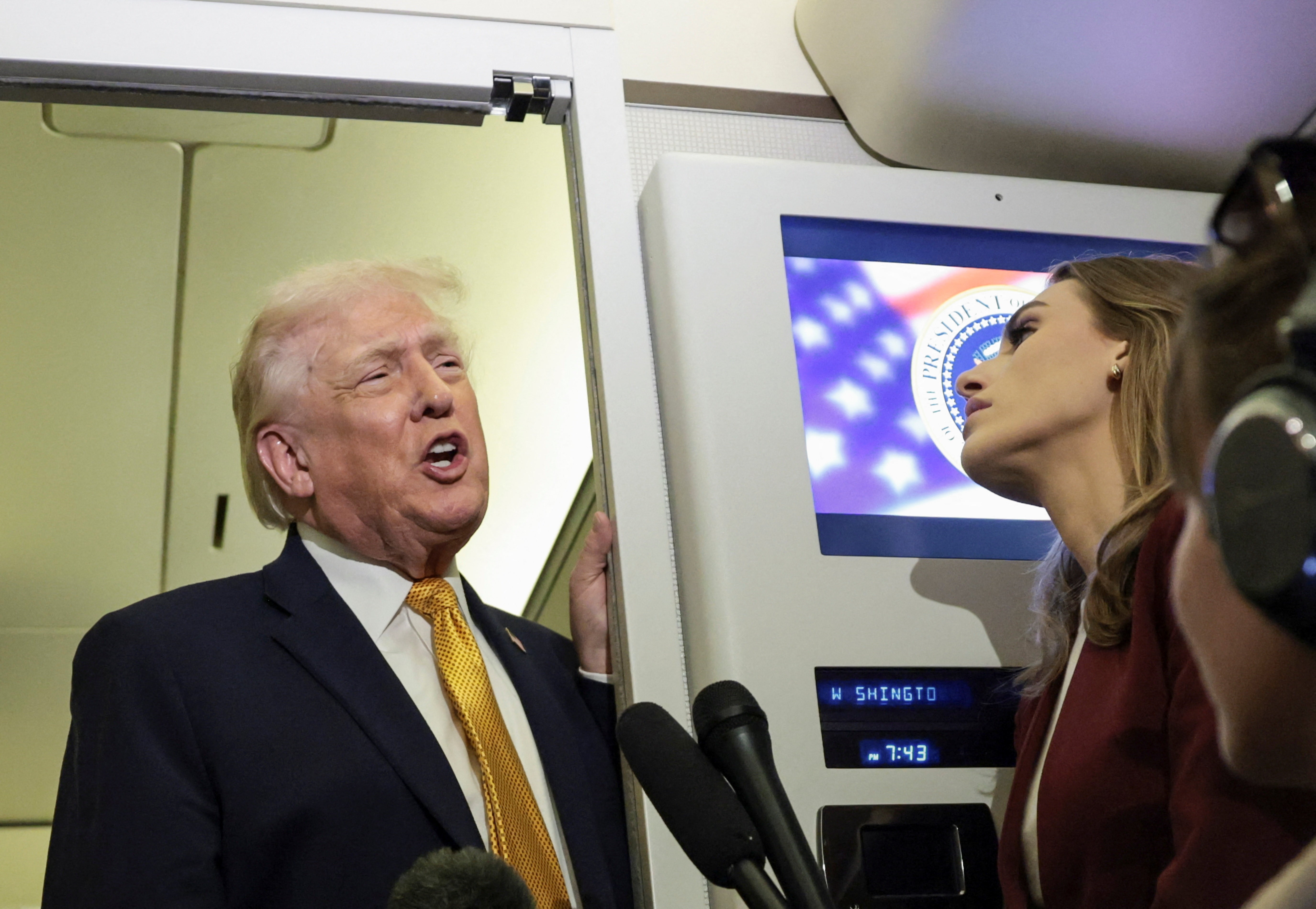 Trump recua sobre tarifas após concordar com esboço de acordo sobre ...